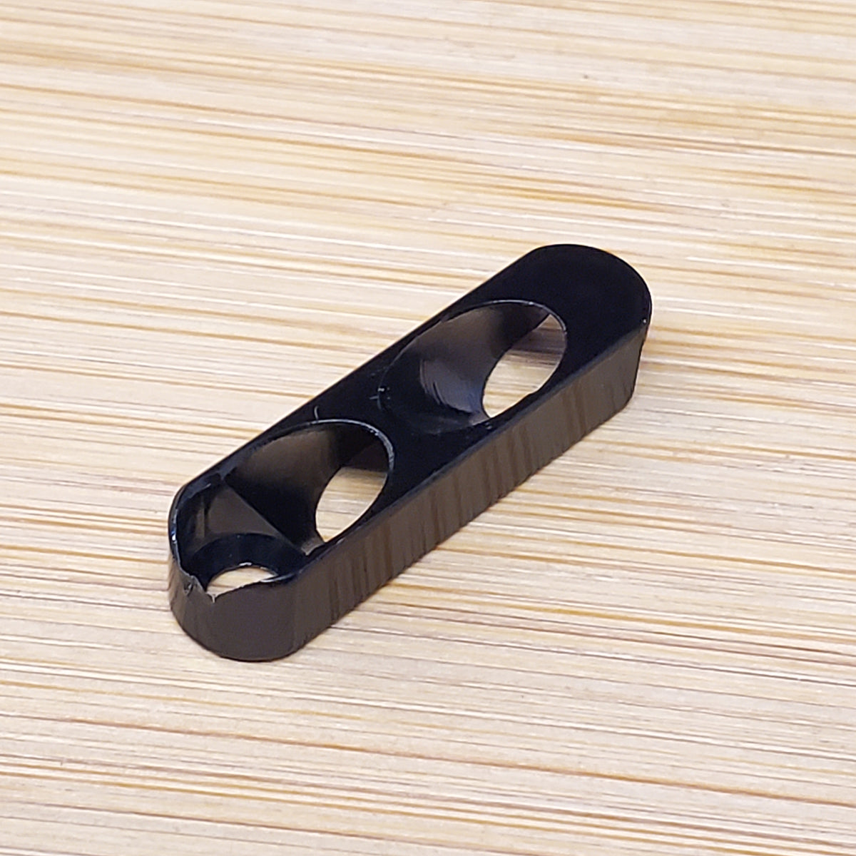 Double Full Housing Insert for Double Internal Cable Guide – Metal-Guru.com